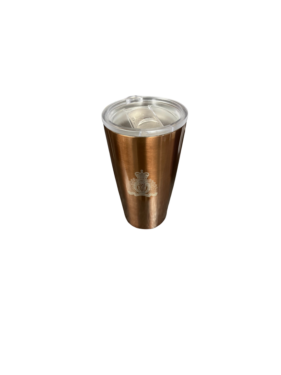 Travel Mug Crest – The Trading Post at Depot / Le magasin général à Dépôt